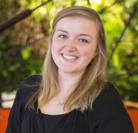 [Ep. 144] The Year of Less with Cait Flanders | Jessica Moorhouse